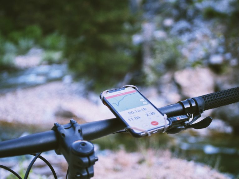4 of the Best Cycling Apps for Tracking Your Fitness Goals - BIKE Magazine